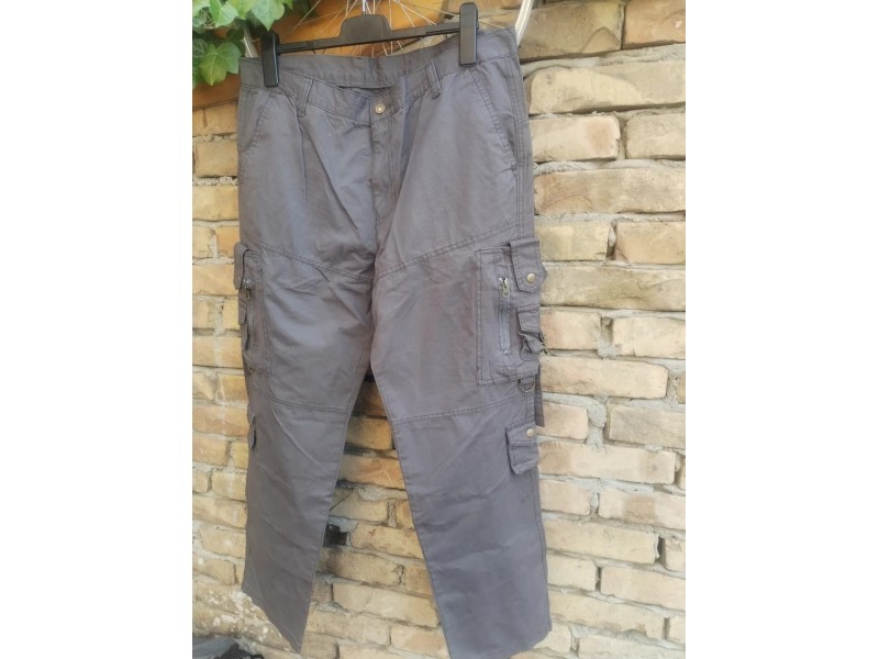 Muske pantalone Vel 38 Novo
