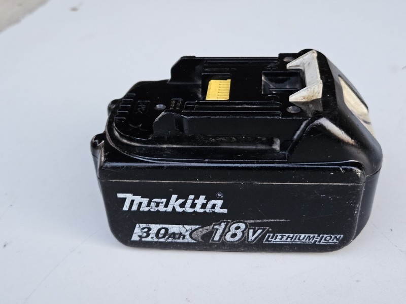 Makita aku baterija 18V Li-Ion 3Ah sa indikatorom