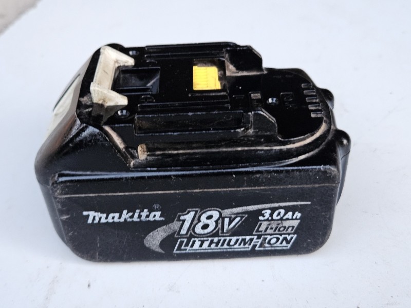 Makita aku baterija 18V Li-Ion 3Ah ISPRAVNA