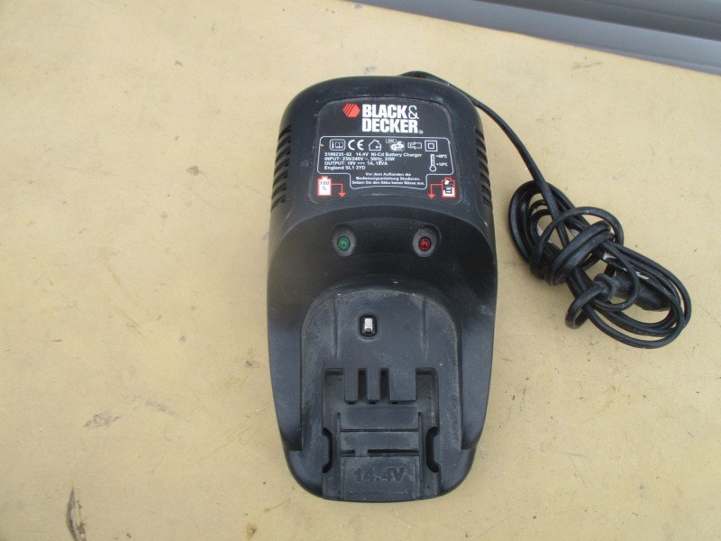 BLACK&DECKER 14.4V punjac baterija za aku alat