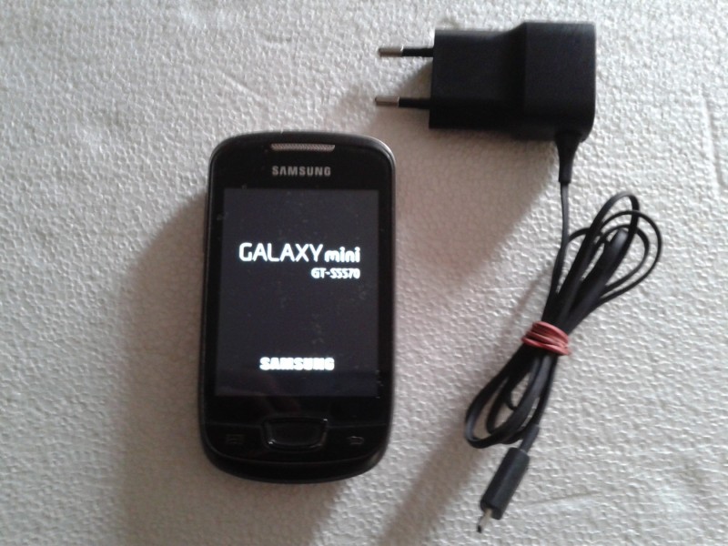 Mobilni Telefon-SAMSUNG mini GT-S 5570