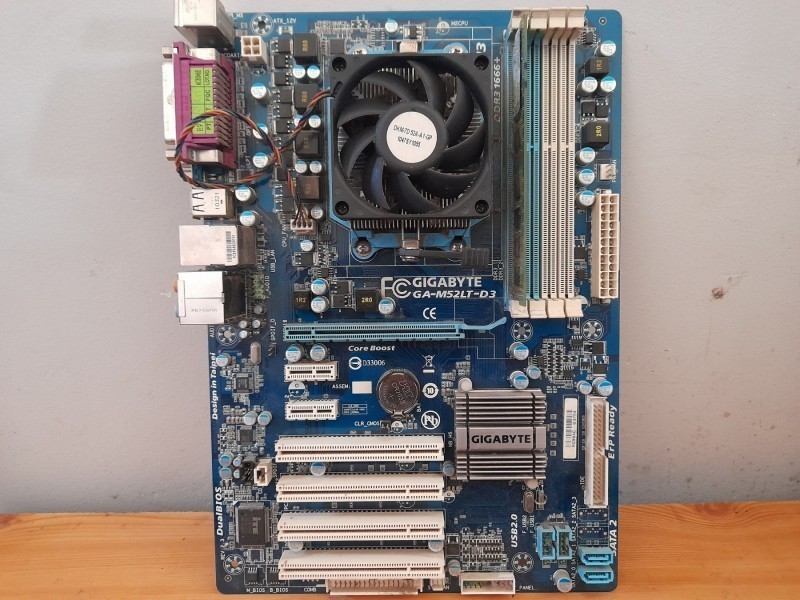 GIGABYTE GA-M52LT-D3 +ram +procesor+kuler