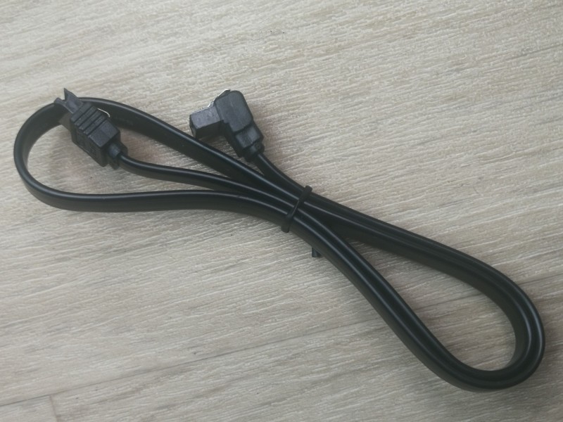 SATA kabl (serial ATA)