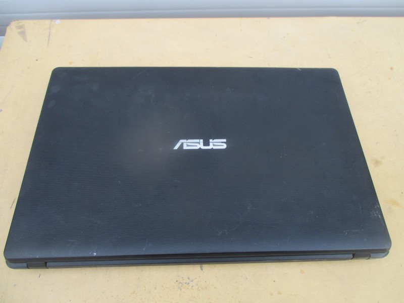 13.ASUS F551C laptop 15.6inca -citaj opis
