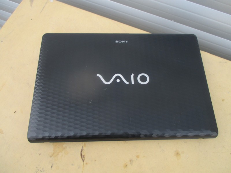 14.SONY VAIO PCG-71811M odlican laptop 15.6