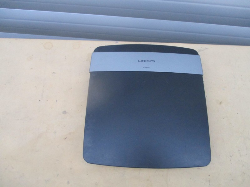 LINKSYS E2500 ruter -citaj opis