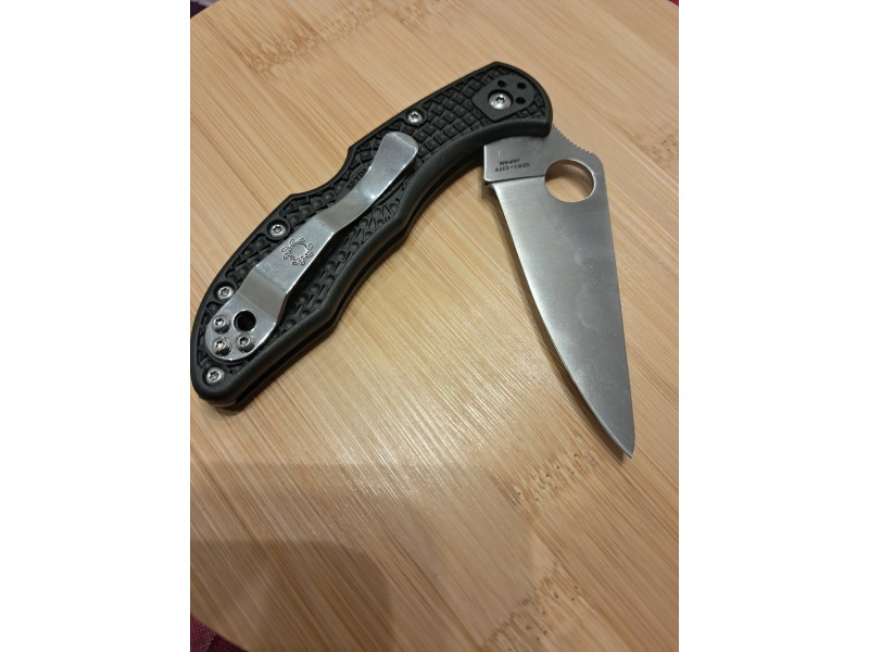 Spyderco Delica 4 klon