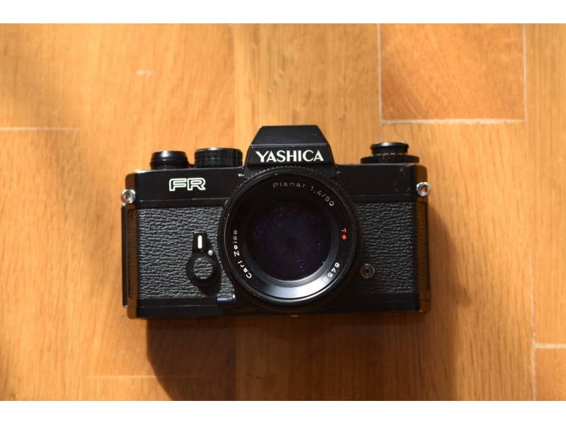Yashica FR - Zeiss Planar 50mm f1.4