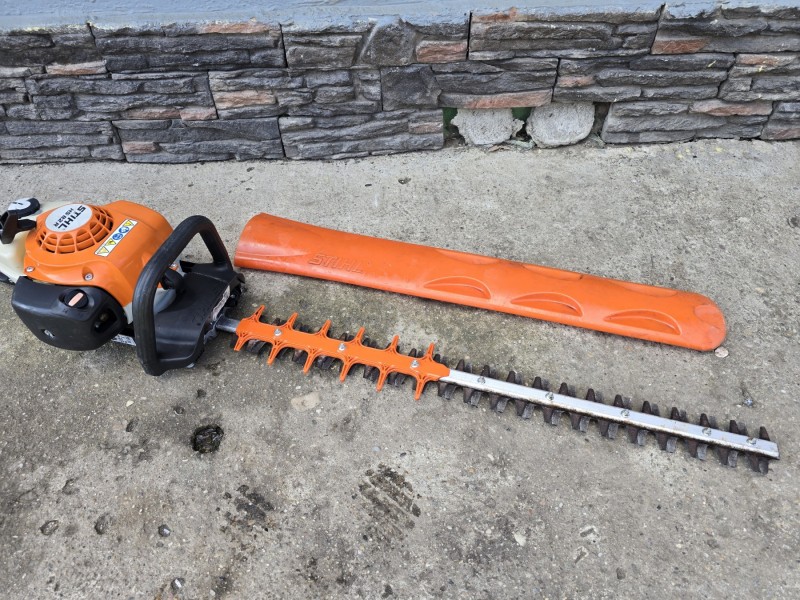 STIHL HS 82 R RC – Profesionalne makaze za živu ogradu
