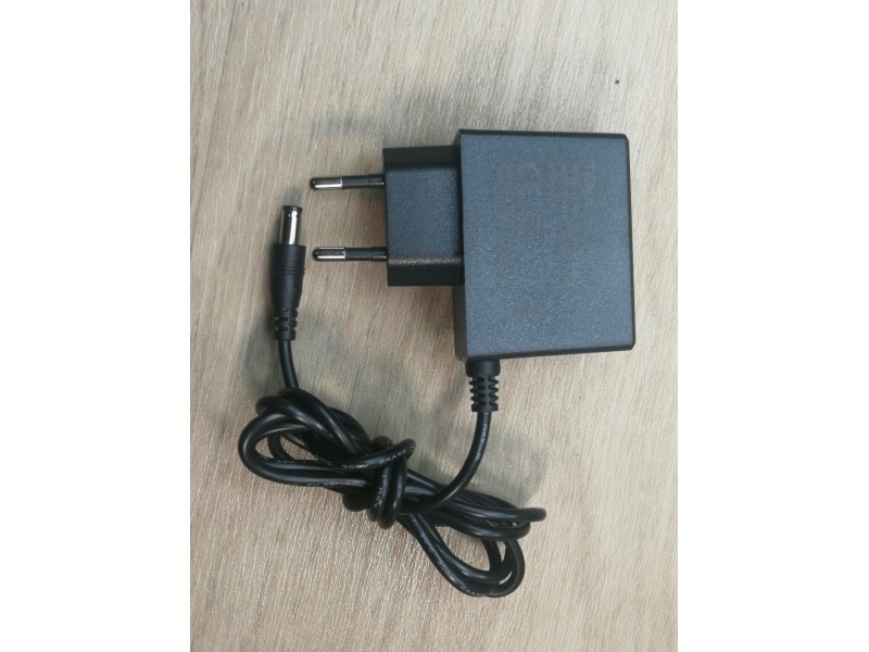 Adapter 5,9V --- 1A 5,9W