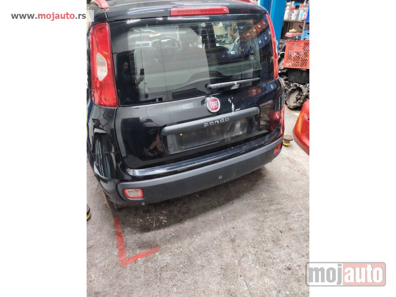 Fiat panda 3 gepek-peta vrata kod boje 601 Originalni delovi Moguca ugradnja delova Alfa Romeo 147-156-166-159-GT-MiTo-Giulietta Fiat bravo 2 - croma -grande punto -multipla 2 -punto 3 -stilo-idea...