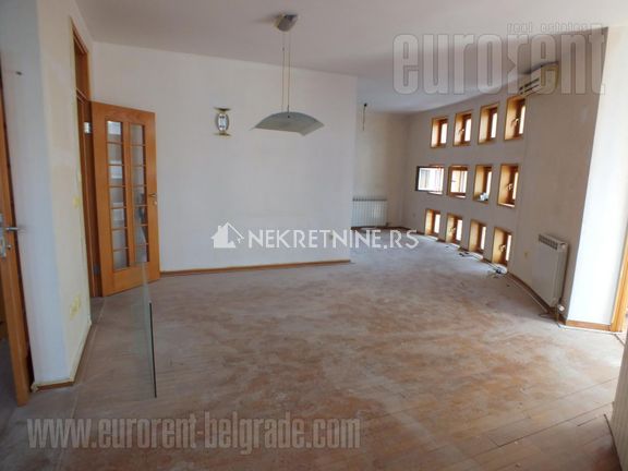 #44736, Izdavanje, Stan, GOLF, 1500 EUR