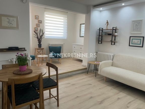 Svetao stan kod Botaničke bašte