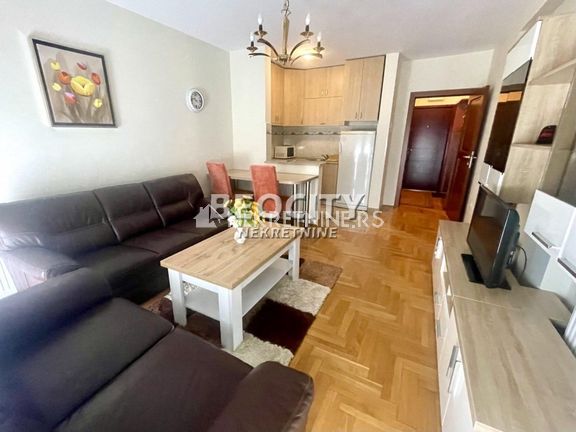 Novi Sad, Sajam, Bulevar kralja Petra, 1.5, 45m2, 500EUR