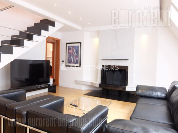 #33717, Izdavanje, Stan, TRG REPUBLIKE, 2000 EUR