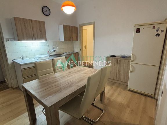 Stanovi,NOVI SAD,CENTAR NS,kv: 79.00, € 360, ID: 9101888