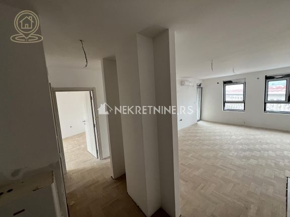 Na prodaju moderan stan – centar grada, 75 m²
