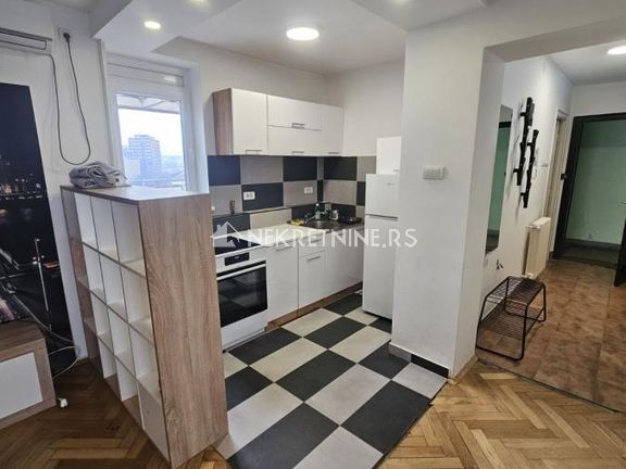 Na prodaju dvosoban penthouse - Stari Grad 48m2 + 170m2 terasa