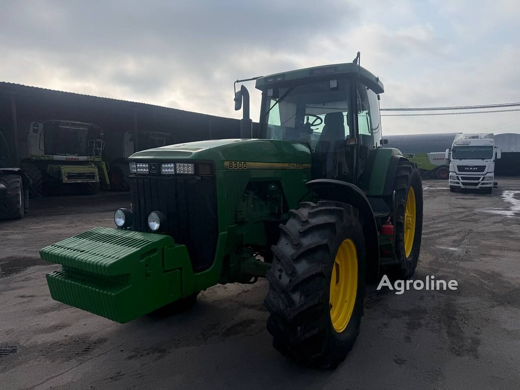 John Deere 8300 traktor točkaš