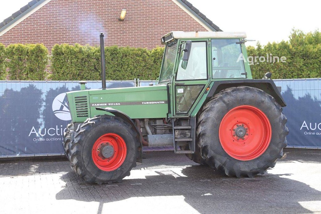 Prodaje se Fendt Farmer 311 LSA traktor točkaš na aukciji