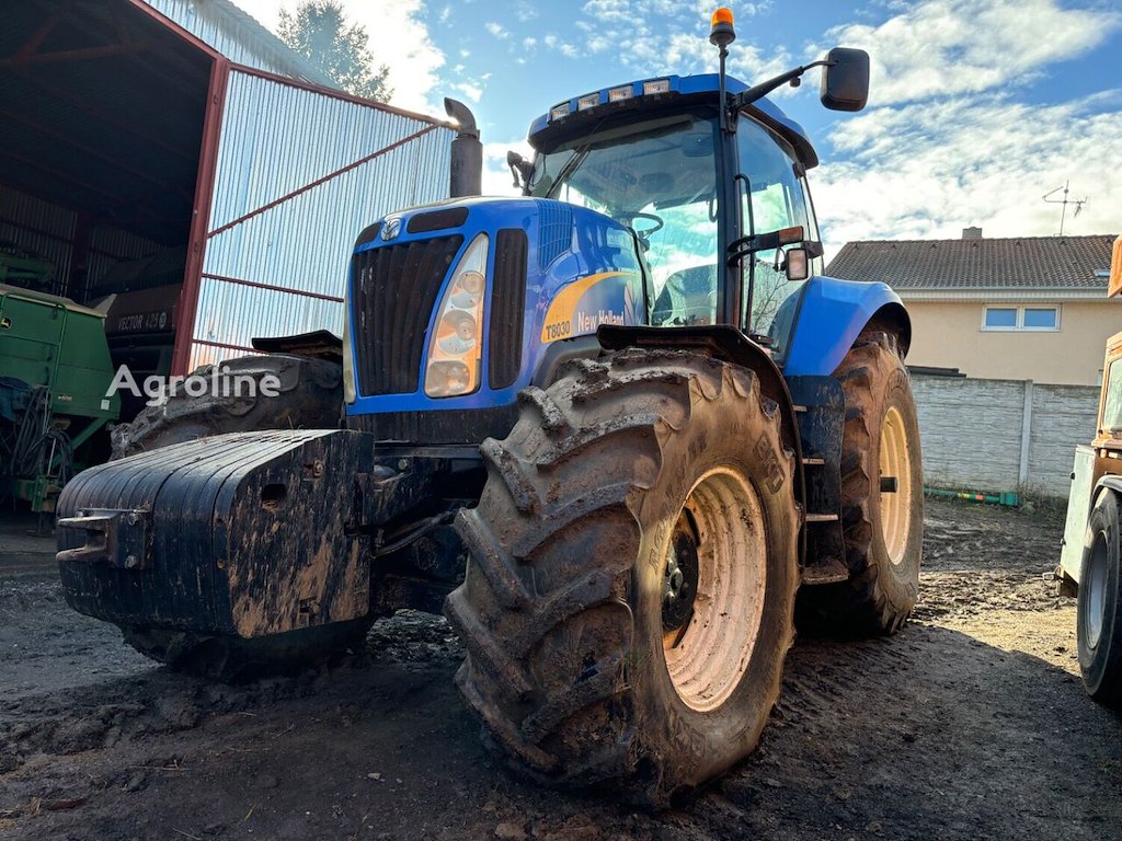Prodaje se New Holland T8030 4X4 traktor točkaš na aukciji