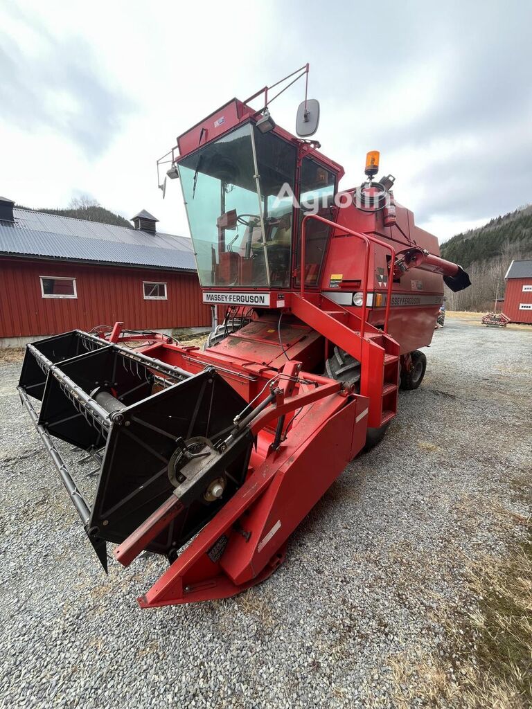 Prodaje se Massey Ferguson 21H kombajn za žito na aukciji