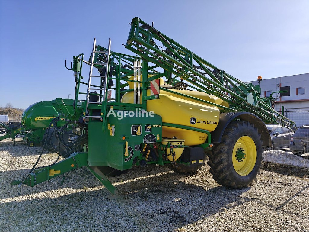 John Deere M952i vučena prskalica