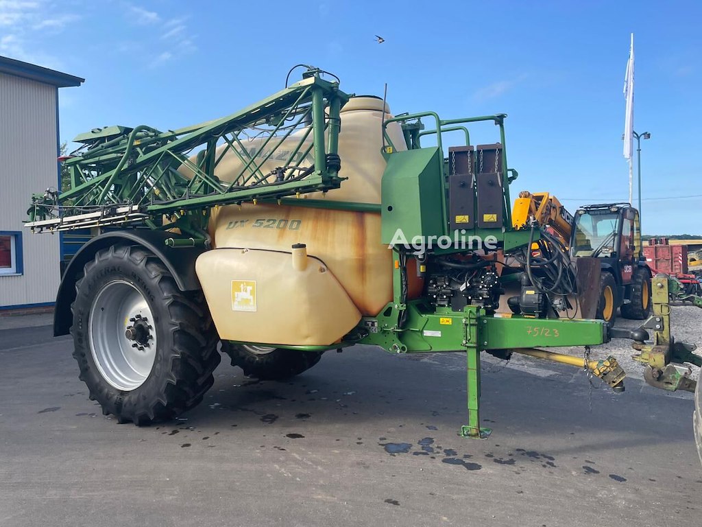 Amazone UX5200 vučena prskalica