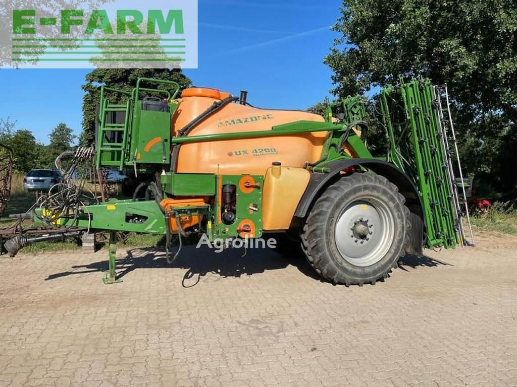 Amazone UX 4200 Special vučena prskalica