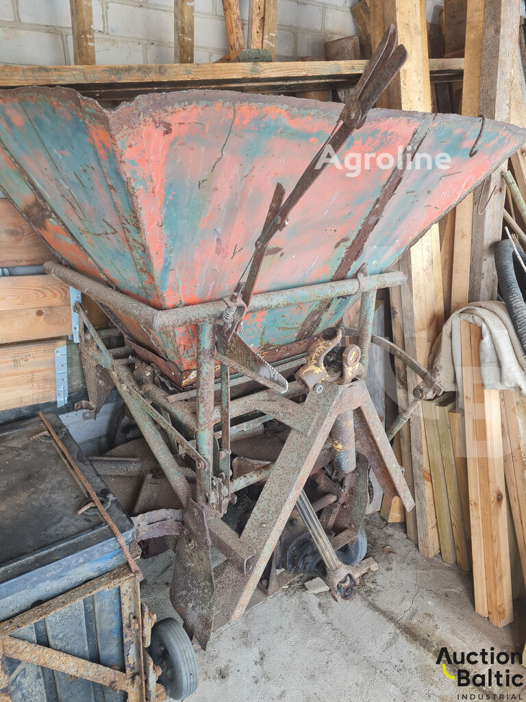 Prodaje se Spreader nošeni rasipač na aukciji