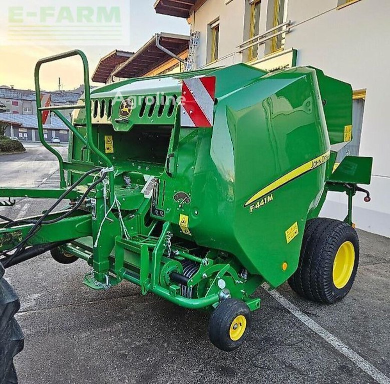 John Deere f441 m balirka za okrugle bale