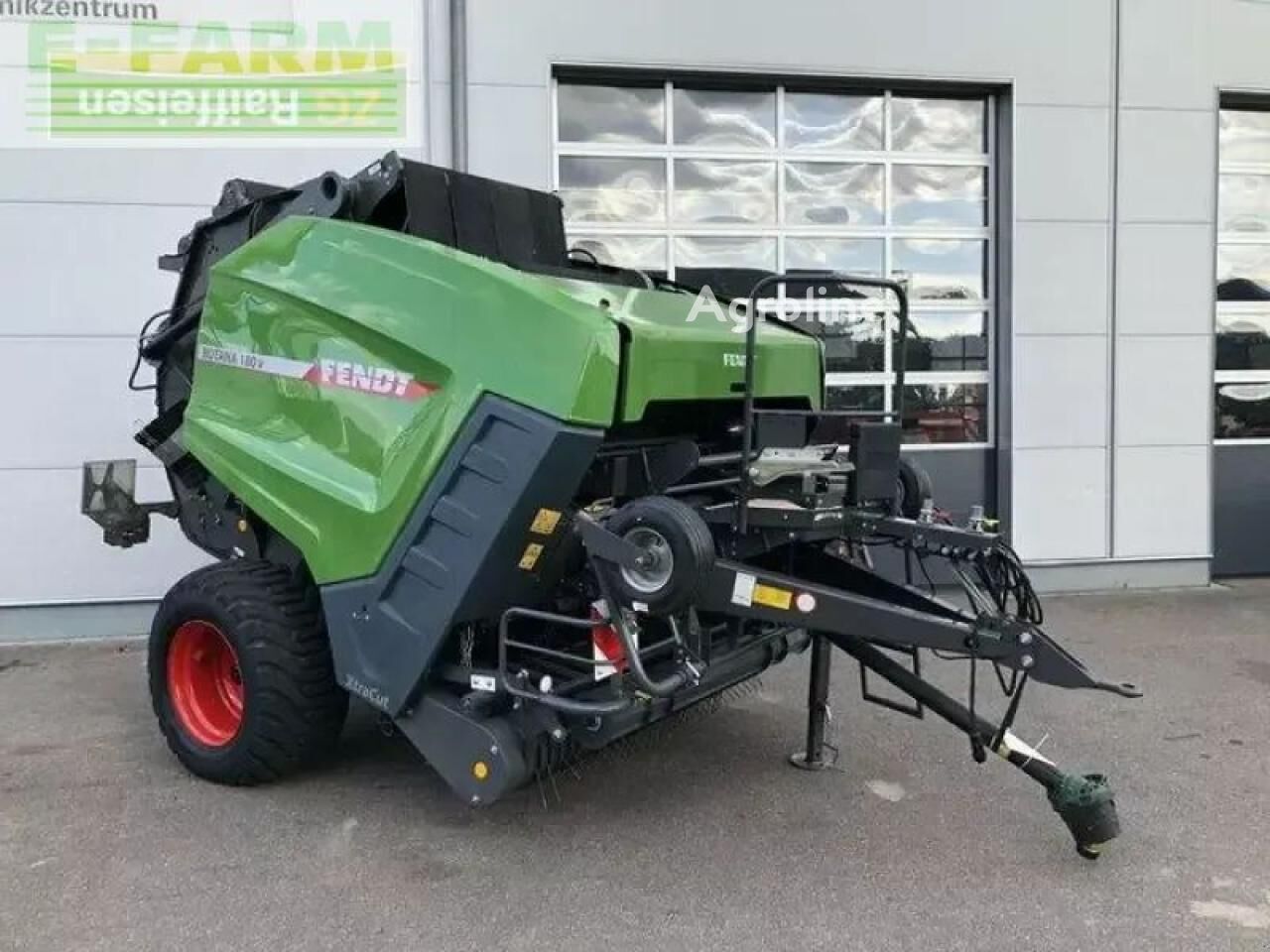 Fendt 180 v balirka za okrugle bale