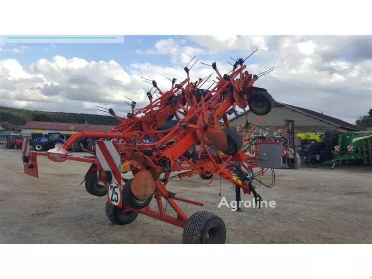Kuhn gf10802t prevrtač sena