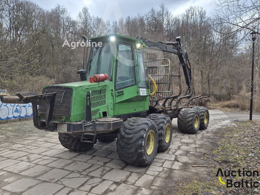 Prodaje se John Deere 810 D forvarder na aukciji