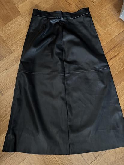 H&m suknja kao kozna xs