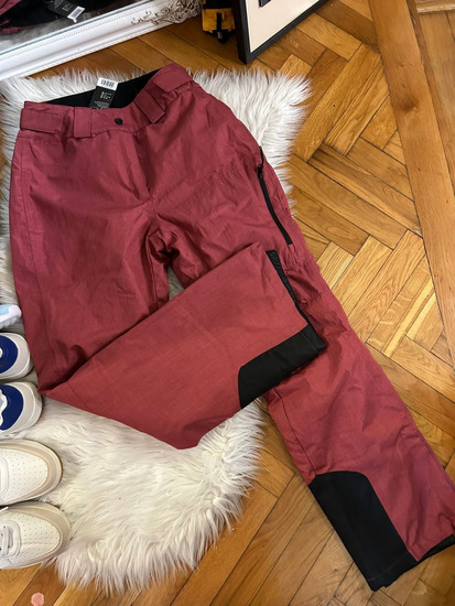 Ski pantalone, novo sa etiketom. PROMO