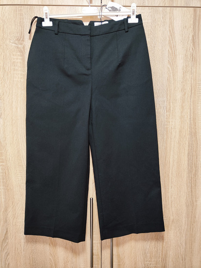 Crne siroke pantalone