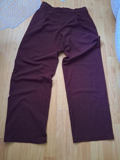 Bershka burgundi pantalone