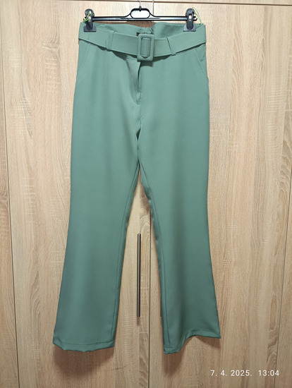 Mint zelene zvonaste pantalone