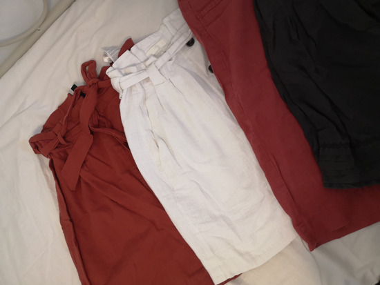 SNIŽENO 5 lanenih suknji za 1000 dinara