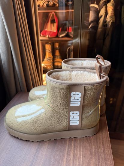 Ugg Waterproof Beige Boots NOVO