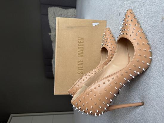 Steve Madden salonke
