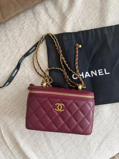 Chanel vanity torbica