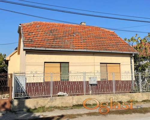 Futog kuća (67m2) i dvorišni stan (56m2) na placu od 1024m2