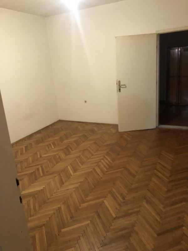 Izdajem kuću
Sombor
