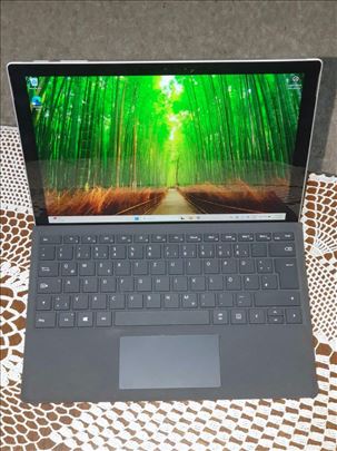 Microsoft Surface Pro 5 i7 16 GB 512 gb SSD Tablet