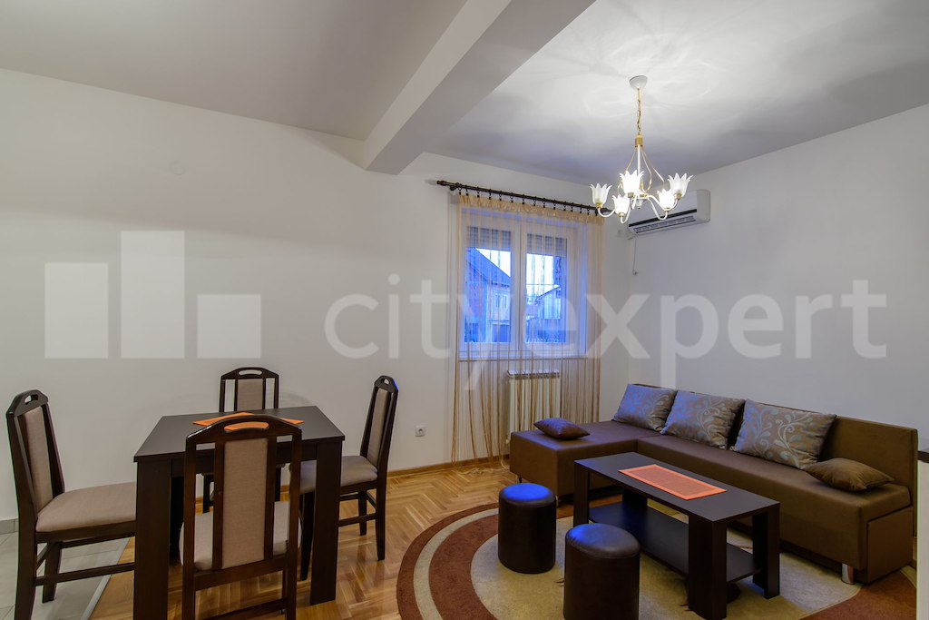 Stan za izdavanje BEZ PROVIZIJE: Trosoban, 60m², Slobodana Lale Berberskog, Zvezdara - 500€