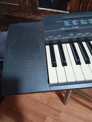 YAMAHA PSR 100 na prodaju