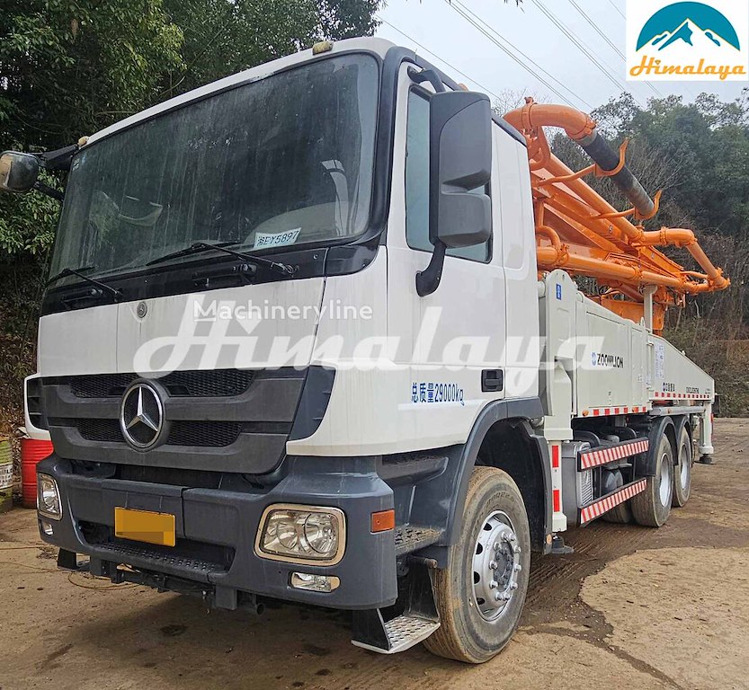 Zoomlion 38X-5RZ na šasiji Mercedes-Benz Actros 3341 pumpa za beton