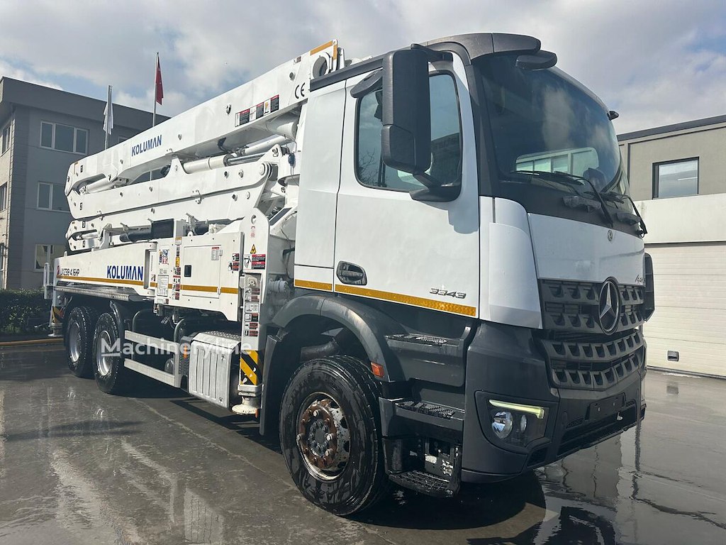 JunJin na šasiji Mercedes-Benz Arocs 3343 pumpa za beton